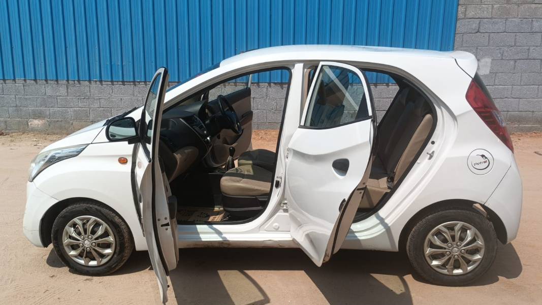 Buy Used Hyundai EON Era Plus of 2017 model @ 2,20,000 INR in ...