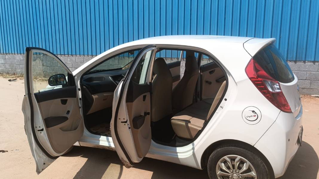 Buy Used Hyundai EON Era Plus of 2017 model @ 2,20,000 INR in ...