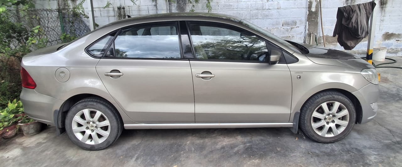 Buy Used Skoda Rapid 1.6 MPI Ambition With Alloy Wheel of 2013 model ...