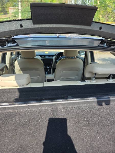 Buy Used Skoda Octavia 2.0 TDI AT L K of 2017 model @ 17,50,000 INR in ...