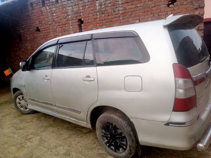Buy Used Toyota Innova 2.5 E of 2008 model @ 2,10,000 INR in Dehradun ...