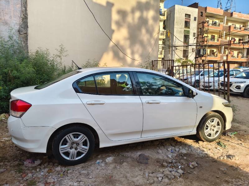 Buy Used Honda City 1.5 S MT of 2009 model @ 2,50,000 INR in Chandigarh ...