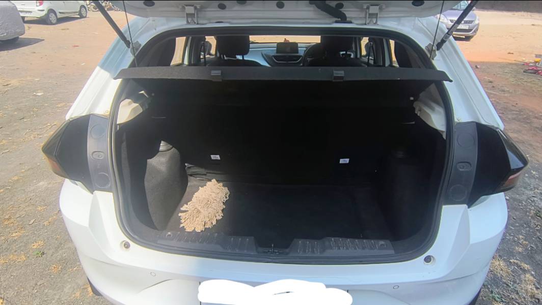 Buy Used Tata Altroz XMA Plus DCT BSVI of 2023 model @ 7,50,000 INR in ...