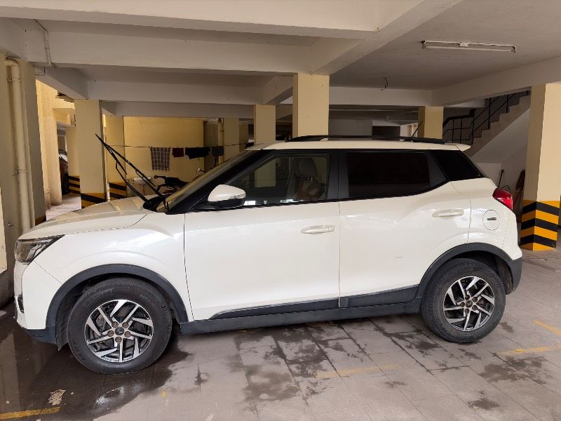 Buy Used Mahindra XUV300 W8 AMT Option Diesel Dual Tone BSVI of 2023 ...