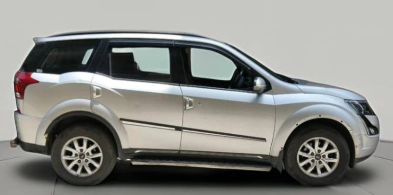 Buy Used Mahindra XUV500 W11 FWD Diesel of 2018 model @ 7,00,000 INR in ...
