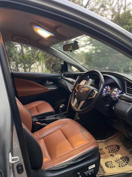 Buy Used Toyota Innova Crysta 2.8 ZX AT BSIV of 2018 model @ 17,39,999 ...