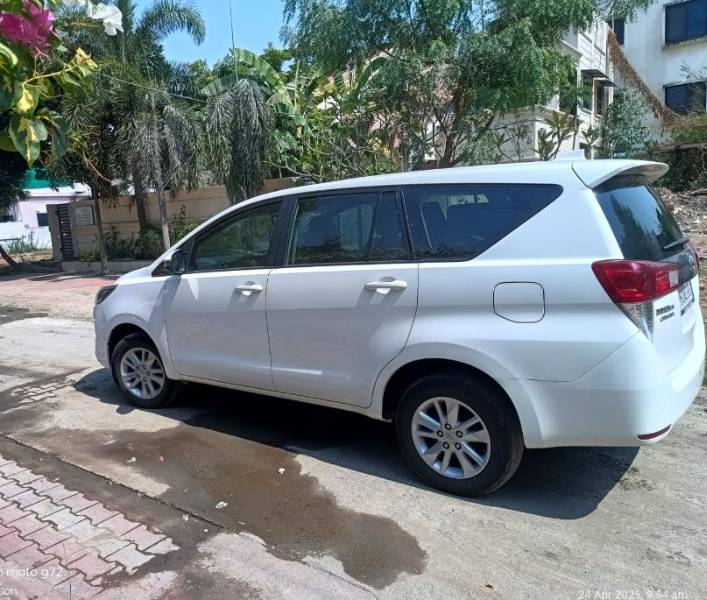 Used 2023 Toyota Innova Crysta Diesel Manual in Chandrapur at ₹21.50 ...