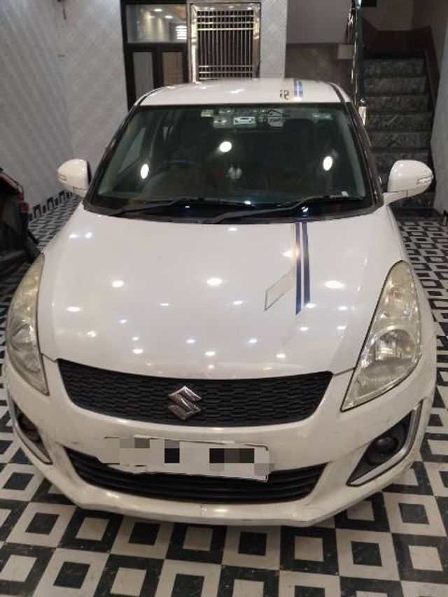 Used 2015 Maruti Swift Petrol Manual in New Delhi at ₹2.50 Lakh - CarDekho