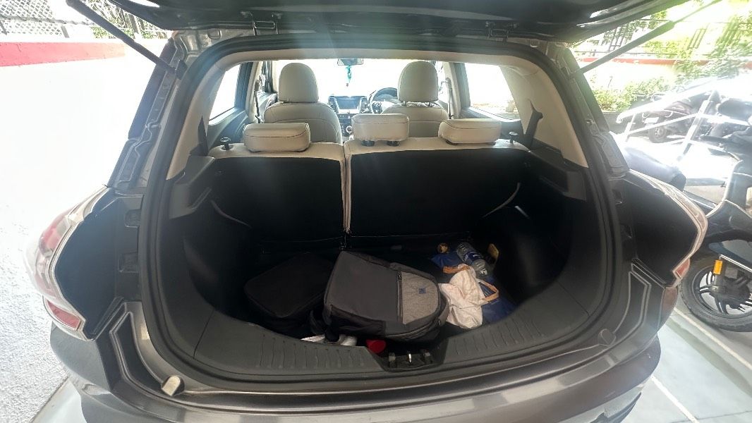 Buy Used Mahindra XUV400 EV EL Fast Charger of 2023 model @ 13,50,000 ...