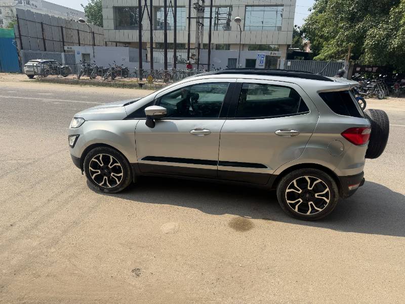 Buy Used Ford Ecosport 1.5 Petrol Titanium BSIV of 2018 model @ 4 ...