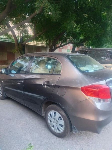 Buy Used Honda Amaze E i-Vtech of 2015 model @ 2,80,000 INR in Noida ...