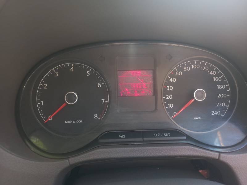 Buy Used Volkswagen Vento Petrol Highline of 2013 model @ 3,30,000 INR ...