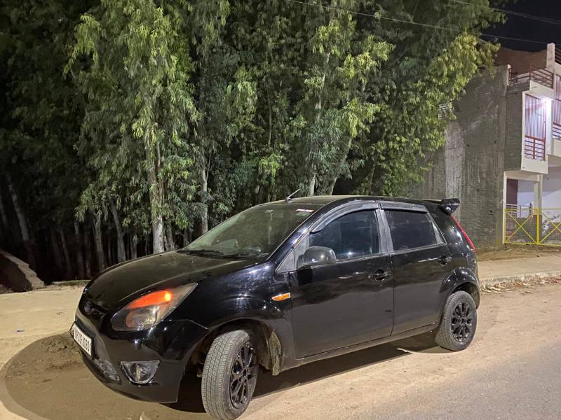 Buy Used Ford Figo Petrol EXI of 2014 model @ 2,00,000 INR in Etawah ...