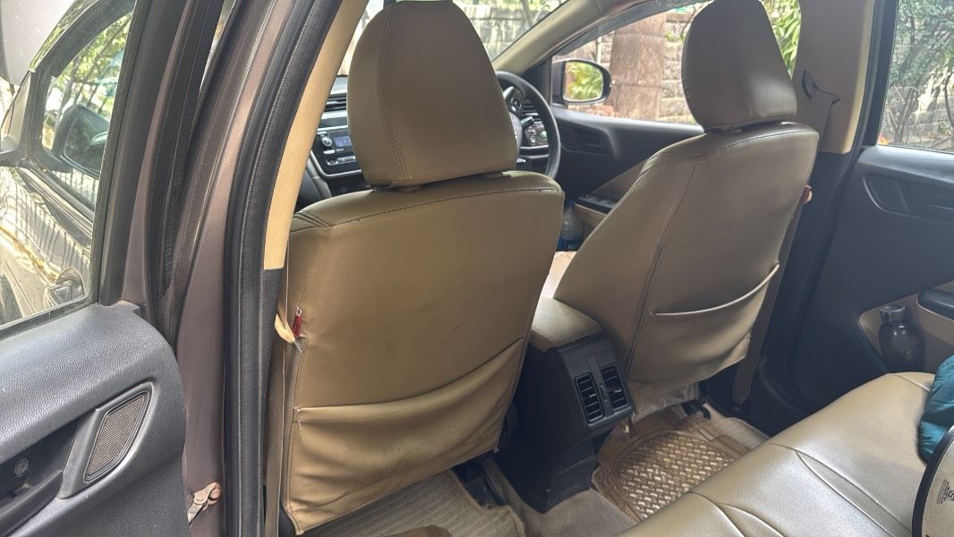 Buy Used Honda Jazz 1.2 E i VTEC of 2015 model @ 2,75,000 INR in Delhi ...