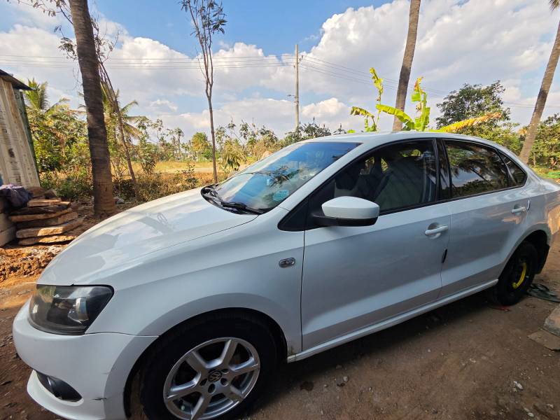 Buy Used Volkswagen Vento Diesel Highline of 2013 model @ 3,50,000 INR ...