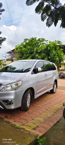 Buy Used Toyota Innova 2.5 Z Diesel 7 Seater BS IV of 2014 model @ 11 ...