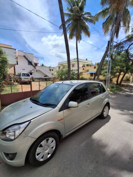 Buy Used Ford Figo Diesel Titanium of 2010 model @ 2,00,000 INR in ...