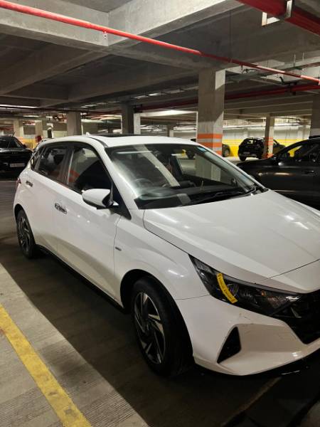Used 2023 Hyundai i20 Less Driven Petrol Automatic in Surat at ₹9 Lakh ...