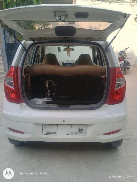 Buy Used Hyundai i10 Magna 1.1L of 2014 model @ 1,80,000 INR in Delhi ...