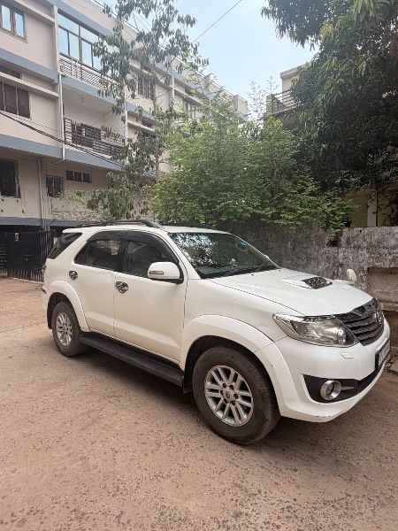 Buy Used Toyota Fortuner 4x4 MT of 2013 model @ 9,00,000 INR in Katni ...