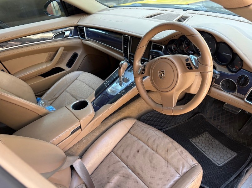 Buy Used Porsche Panamera Base of 2013 model @ 20,40,000 INR in Delhi ...
