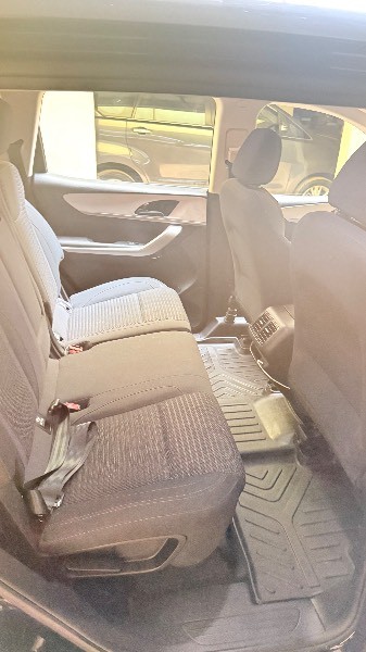 Buy Used Mahindra XUV700 AX5 S 7 Str Diesel AT of 2024 model @ 19,50,000 INR in Bangalore ...