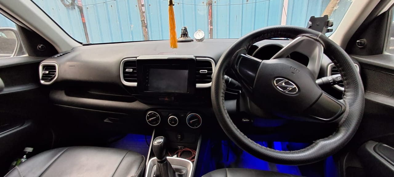 Buy Used Hyundai Venue E BSIV of 2019 model @ 4,50,000 INR in Pune - 4959748 - ZigWheels.com