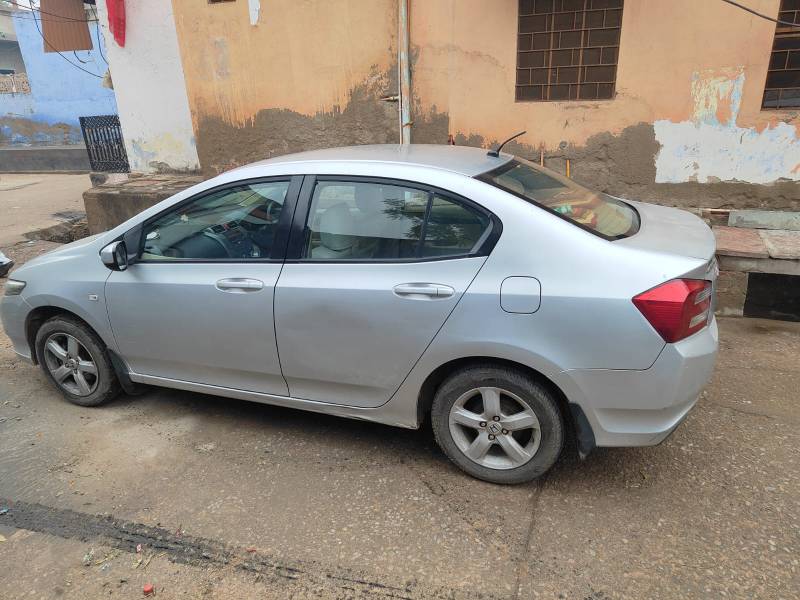 Buy Used Honda City S of 2013 model @ 2,40,000 INR in Dehradun - 4954348 - ZigWheels.com