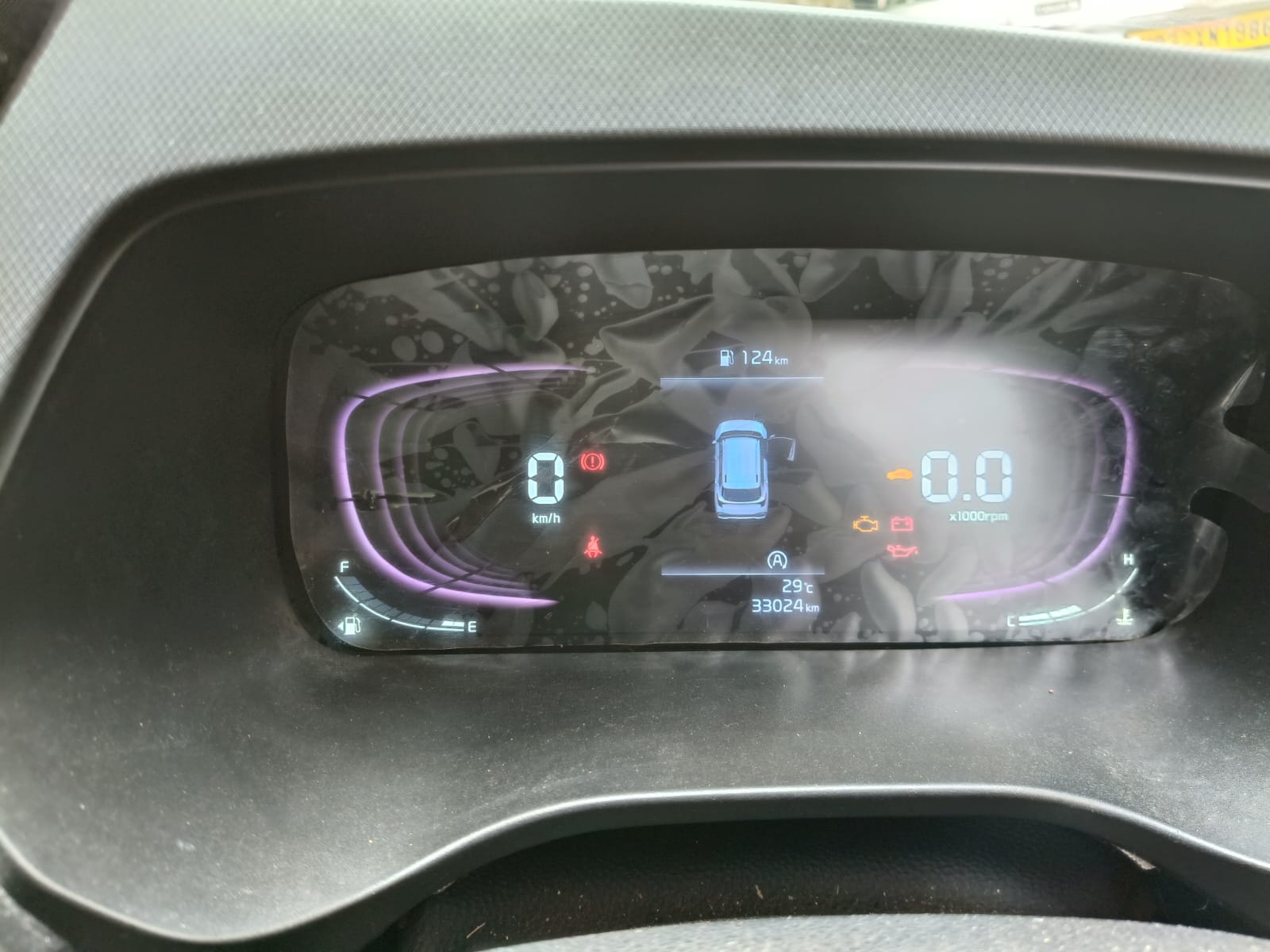 Buy Used Kia Carens Prestige of 2024 model @ 10,00,000 INR in Lucknow - 4937797 - ZigWheels.com