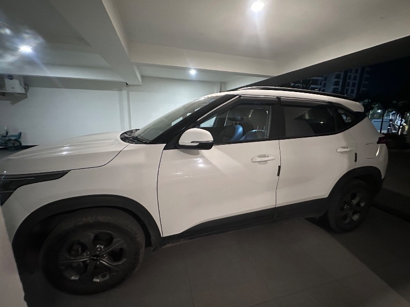 Buy Used Kia Seltos HTK Plus iMT of 2023 model @ 11,00,000 INR in Surat ...