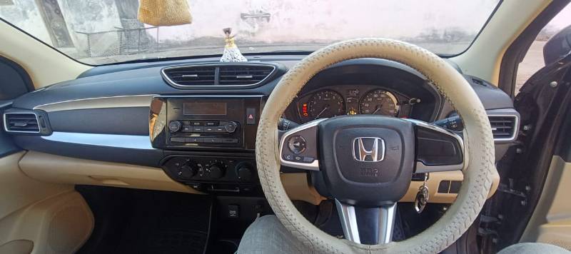 Buy Used Honda Amaze 2nd Gen S BSVI of 2023 model @ 8,51,000 INR in Ratlam - 5021924 - ZigWheels.com
