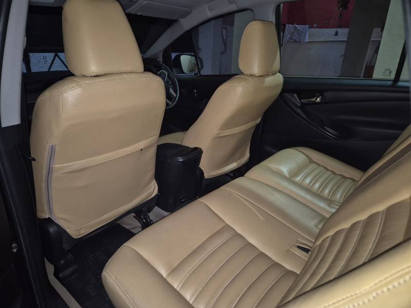 Buy Used Toyota Innova Crysta 2.4 G MT 8S BSIV of 2016 model @ 15 ...